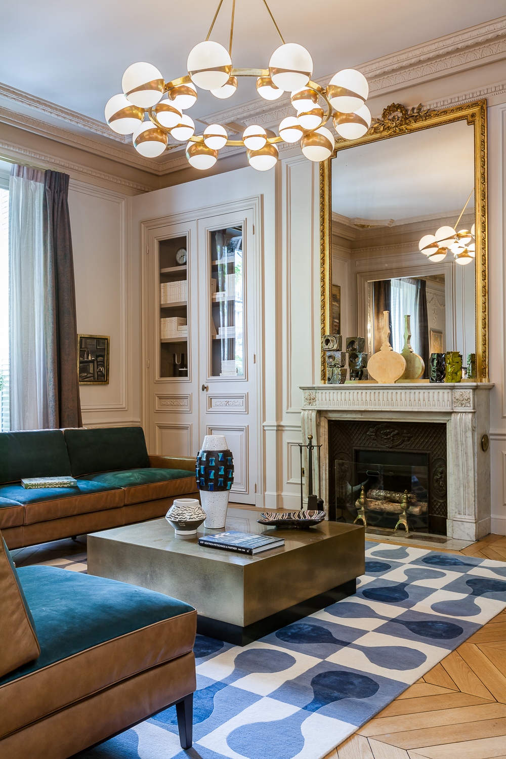 Modern Luxury Apartment Interior Design By Mathieu Fiol RooHome