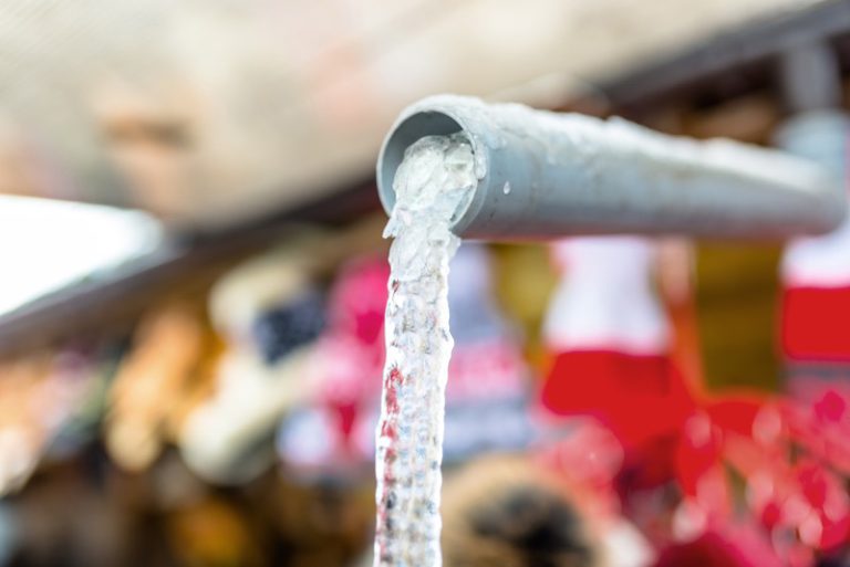 3 Best Practices on How to Keep Condensation Lines from Freezing - RooHome