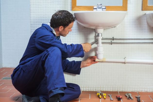 A Guide to Choosing the Right Plumbing Fixtures for Your Business - RooHome